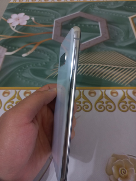 Samsung s10 e yaxshi holatda