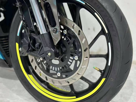 Mototsikl sotilad CF moto 250i