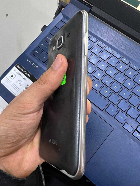 Samsung J5 2015 holati o'rta
