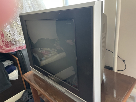 Panasonic tv totiladi srochna holati yahwi