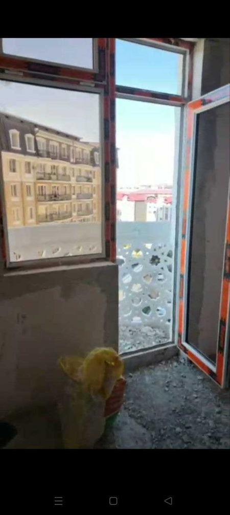 Uy sotiladi. Yangi uylardan. Karobka