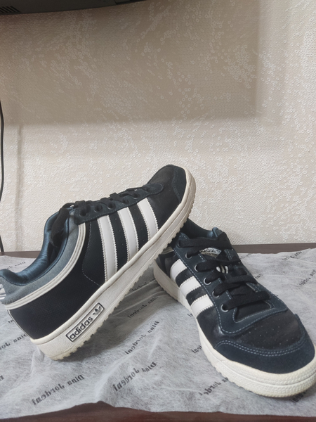 Продам кожаные кроссовки Reebok, Adidas