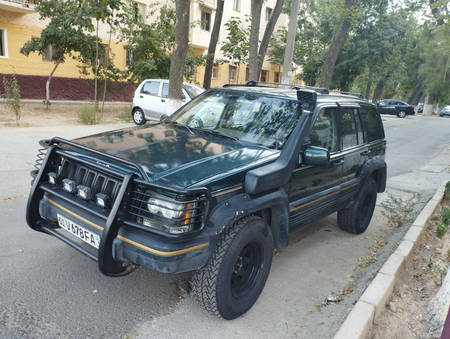 Продаю Джип Чероки.
