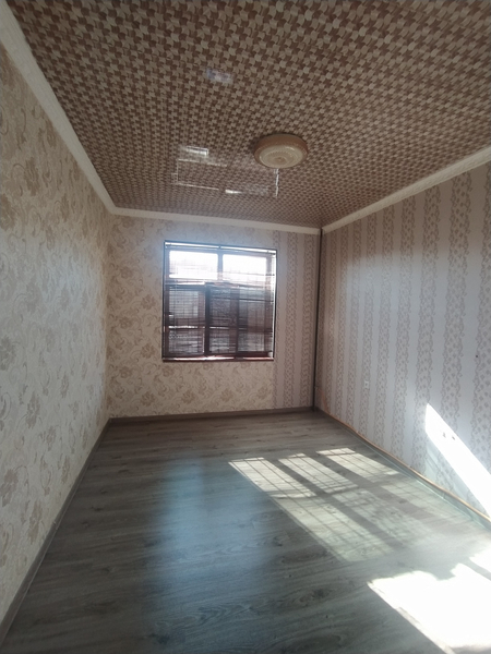 Срочно и недорого  продается 2 комнатная квартира в Согдиане