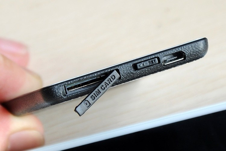 Yashirin telefon. Plastik kartochka koʻrinishidagi Mini telefon.