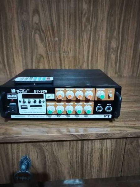 Стерео-усилитель с входом для микрофона 40W на канал, BT928
