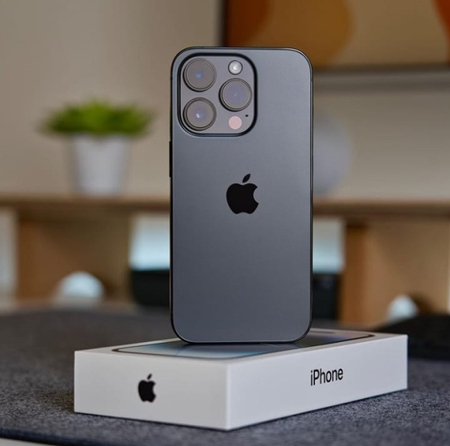 Продам свой iPhone 14 pro max в отличном состоянии