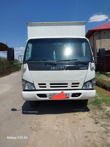 Исузу фургон isuzu