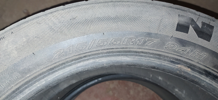 Nexen балон б\\\\у  215/55R17 4шт