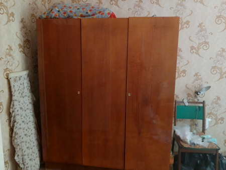 Срочно продается стенка гарнитура и шифонер