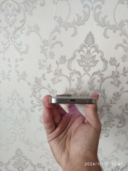 Iphoene 15 pro natural titanium