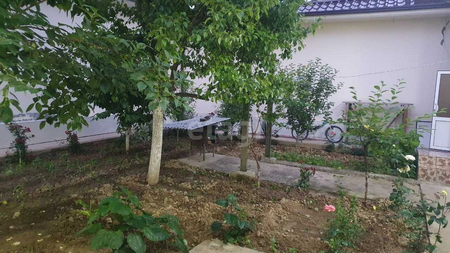 Продам дом на участке (3 сотки)в Мирзо-Улугбекском районе  (ДИ140817)