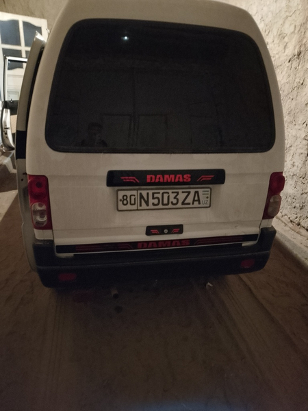 Damas mashina polni radnoy