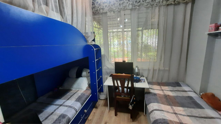 Mirzo Ulugbek tumani Qorasu 1 , 7 chi dom 22 kv 1 chi etaj 4 hona