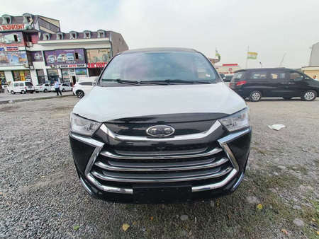 Minivenlar Jac M3 sotuvda mavjud