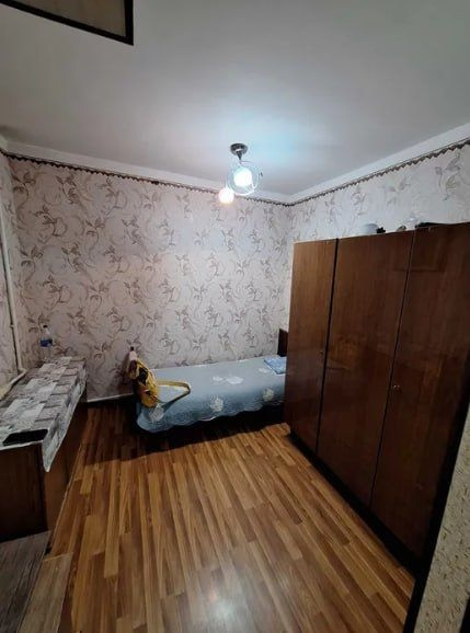 Продаётся Чиланзар 8 квартал 1в2/1/5  28м2