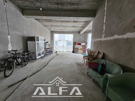 160m² magazin +150m² podvali bilan birga sotiladi.
