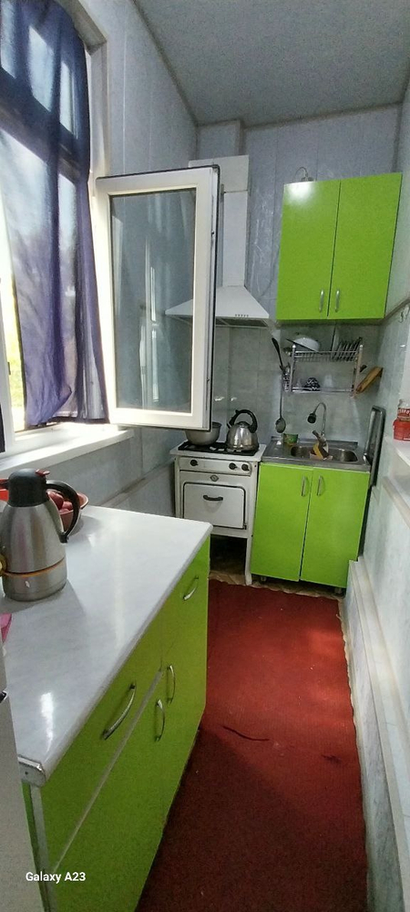 1 xonali kvartera sotiladi 2 xona qilingan