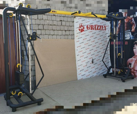 Trenajerl sotiladi 600kvadrat zal uchun holati yahshi