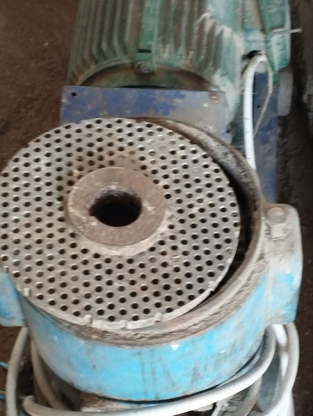 Yem chiqaradigan korma granulyator aparat