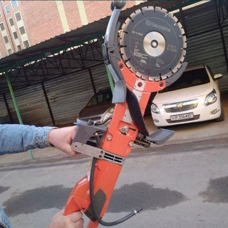Almazne Resskda beton kesamiz