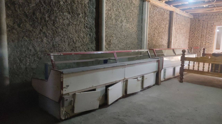 Vitrina xolodelnik sotiladi
