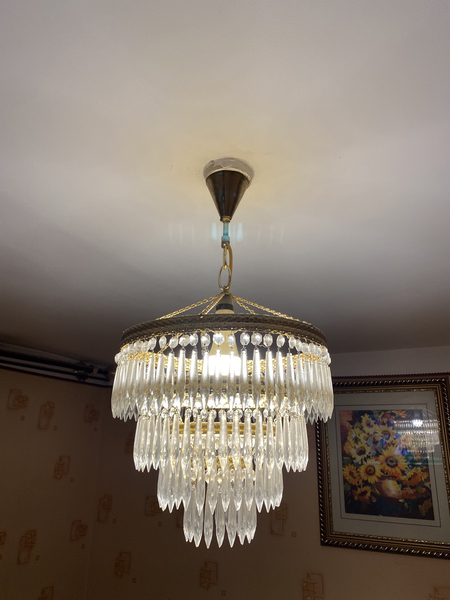 Продам 2 чешских люстры цена за все ! Хрусталь