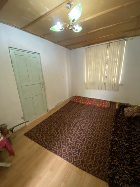 Hovli sotiladi srochno 6 sotix
