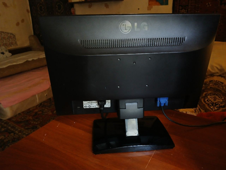 Монитор LG Flatron E1941 (19 дюймов)