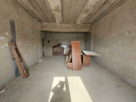 2 xonali 85m² 1-qavat sotiladi.