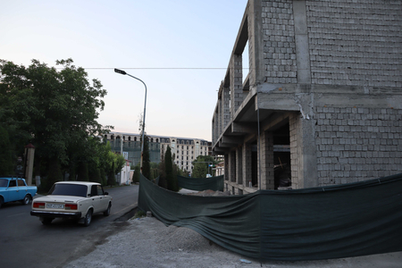 Продаётся здания для бизнеса вместе  с домом.