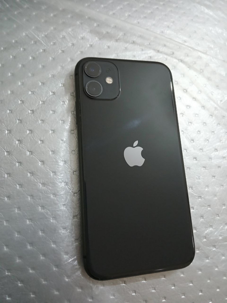 Iphone 11 отличное состояние с коробкой