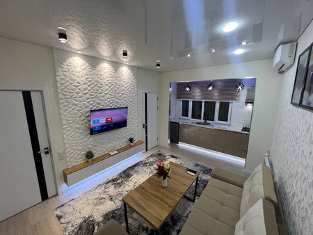 Чиланзар-12 1в2/2/4 балкон-1.5*3. Продаётся квартира