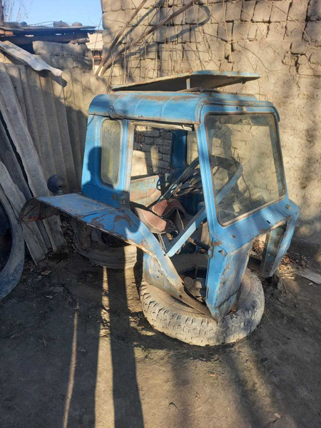 MTZ kabinka sotiladi