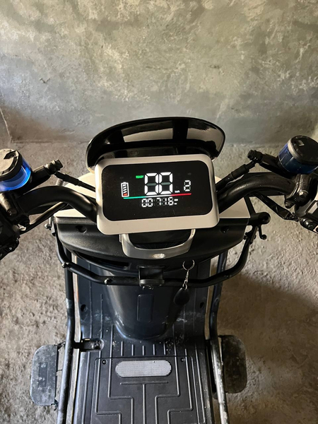 Skuter yangide 700$ olingan