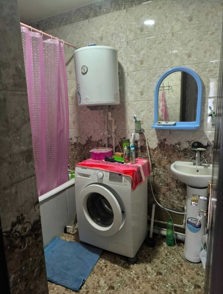 Срочно. Юнусабад14. 2ком. 2этаж. Метро. Корзинка