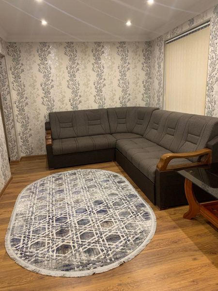 Калининский массивда 2хонали квартира ижарага берилади300$