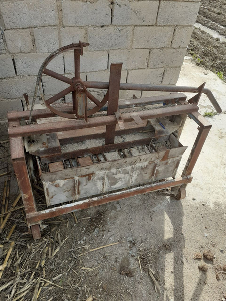 Shlakablok Aparat sotiladi xolati yaxshi