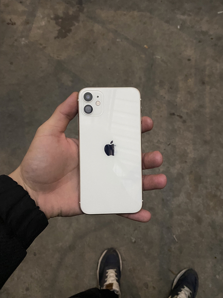 Iphone 11 sotiladi 128 gb