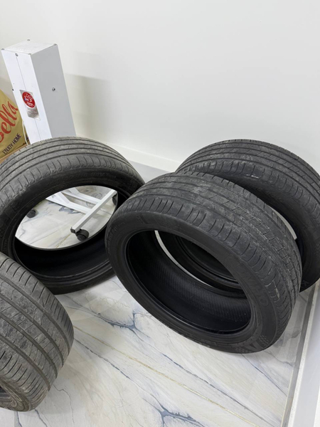 Kumho ecsta 235/45 R18