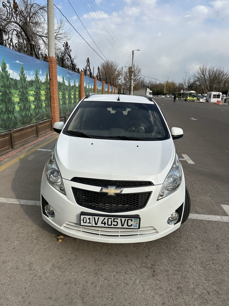 Spark srochno sotiladi,2014 yil 90 000 probeg