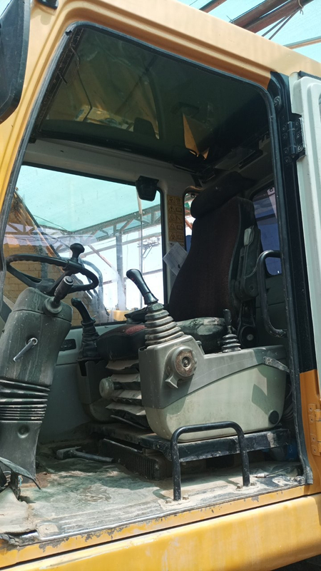 Hyundai 1400 sotiladi.  Yili  2008   holati  ideal.
