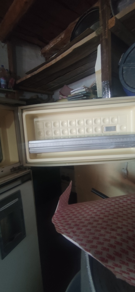 Продаю холодильник