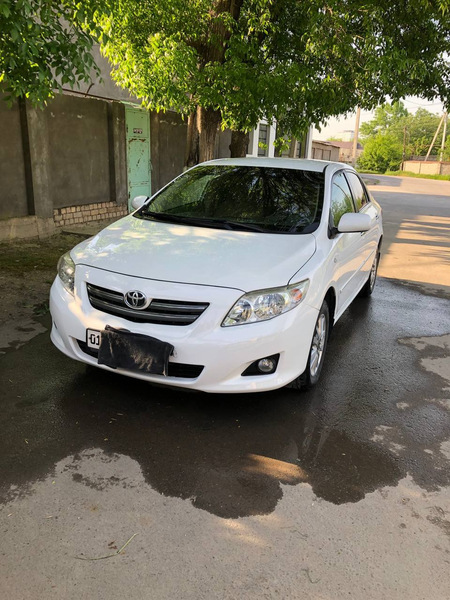 Toyotta corolla 2008 sotiladi srochna