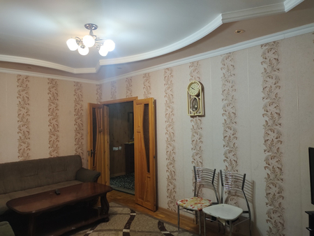 Срочно Сдается квартира 3-комната кадишва базар хорошо ремонтом