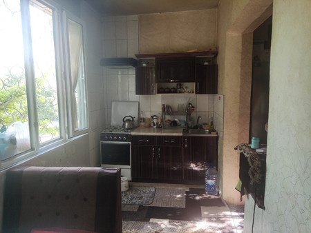 Ахмад Югнакий, 2 хона уч хона килинган, тоза уй, кулай жойда жойлашган