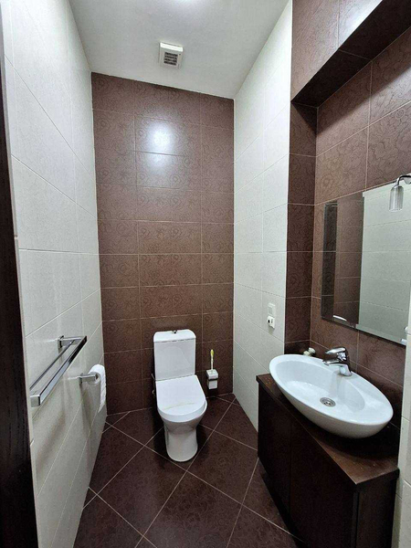 Ц1.  Садыка Азимова  .2/6/9.   монолит   60 м²