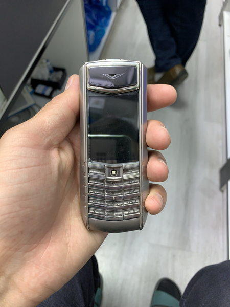 Vertu original ishlatilgan