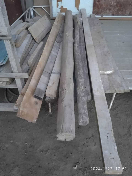 Опалубка, тахтадан сифати яхши, ёғоч бақувват. 2 дона