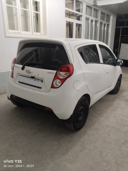 Spark avtomobili sotiladi